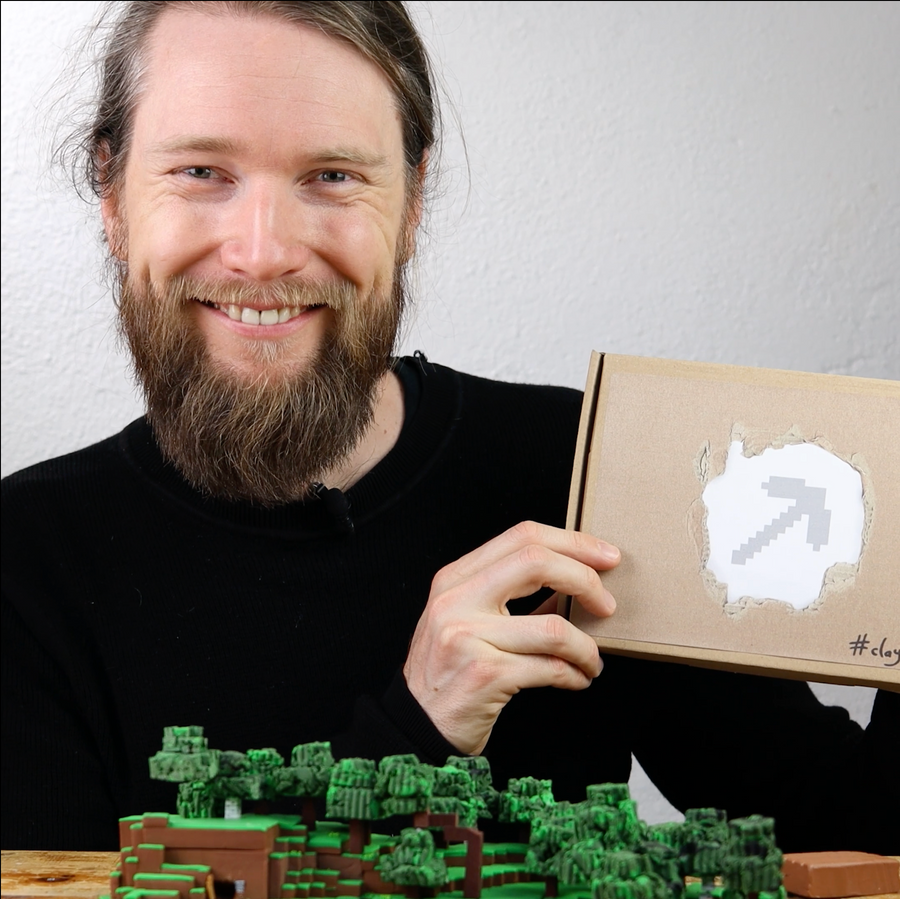 Welcome on the ClayClaim Moon and to our Polymer Clay Universe!